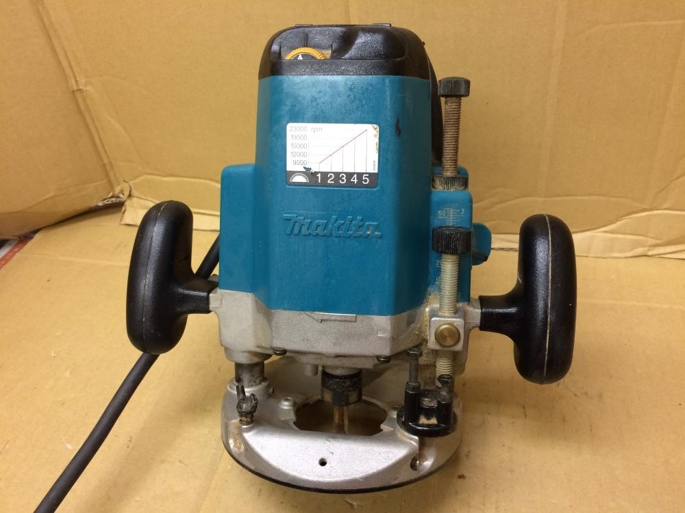 練馬区のお客様から【マキタ makita 電子ルーター 3612C】をお買取り致しました！